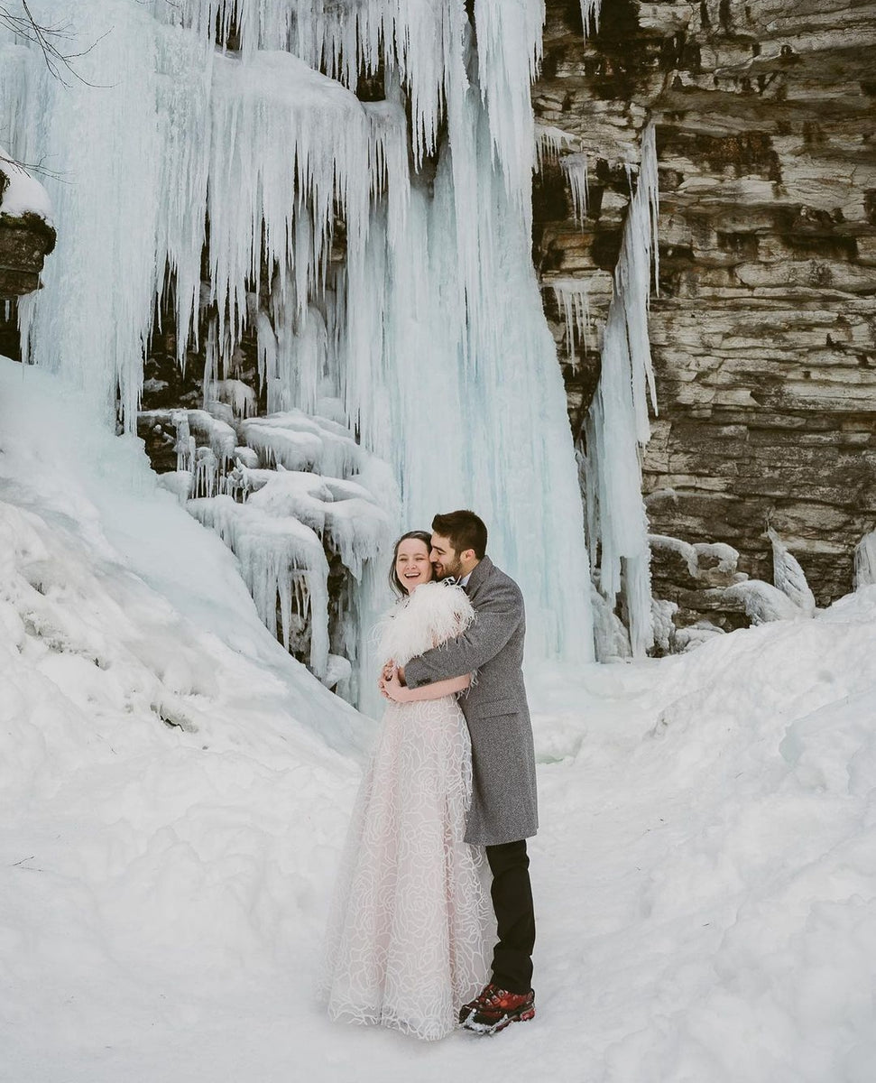 the Dietrich Shrug – theweddingdresser